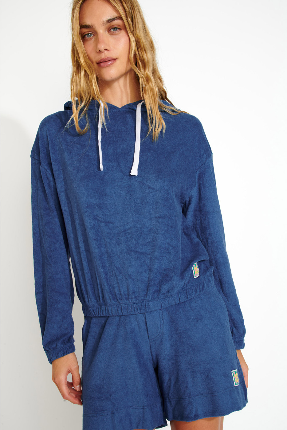 ONEKA SEASPONGE blue sponge material cropped hooded sweatshirt | Banana ...