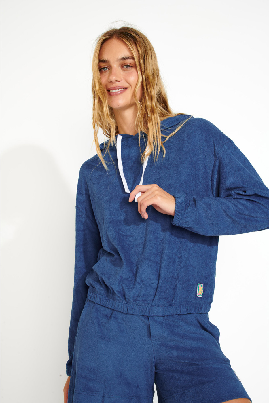 ONEKA SEASPONGE blue sponge material cropped hooded sweatshirt | Banana ...