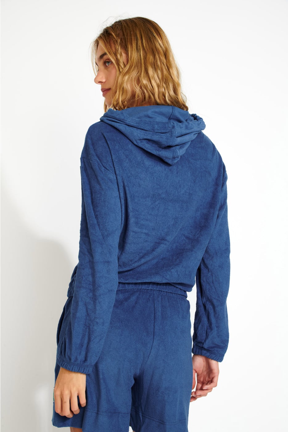 ONEKA SEASPONGE blue sponge material cropped hooded sweatshirt | Banana ...